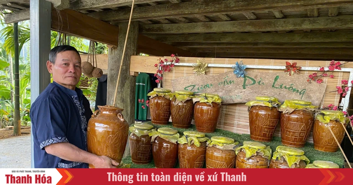 Bên choé rượu cần