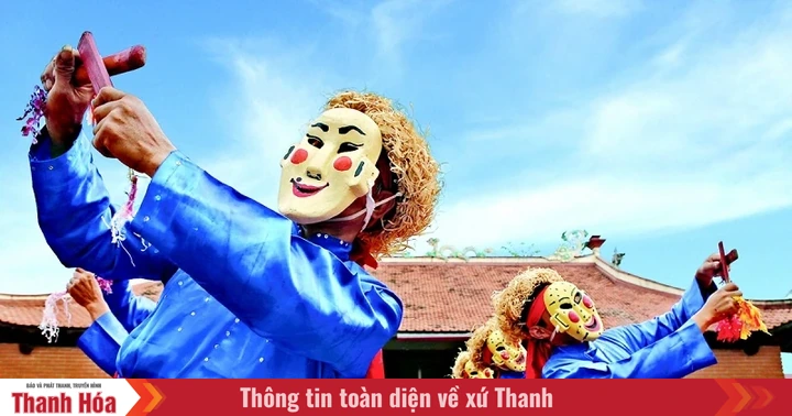 Chiếc mặt nạ trong trò diễn Xuân Phả và MV Come My Way của Sơn Tùng M-TP